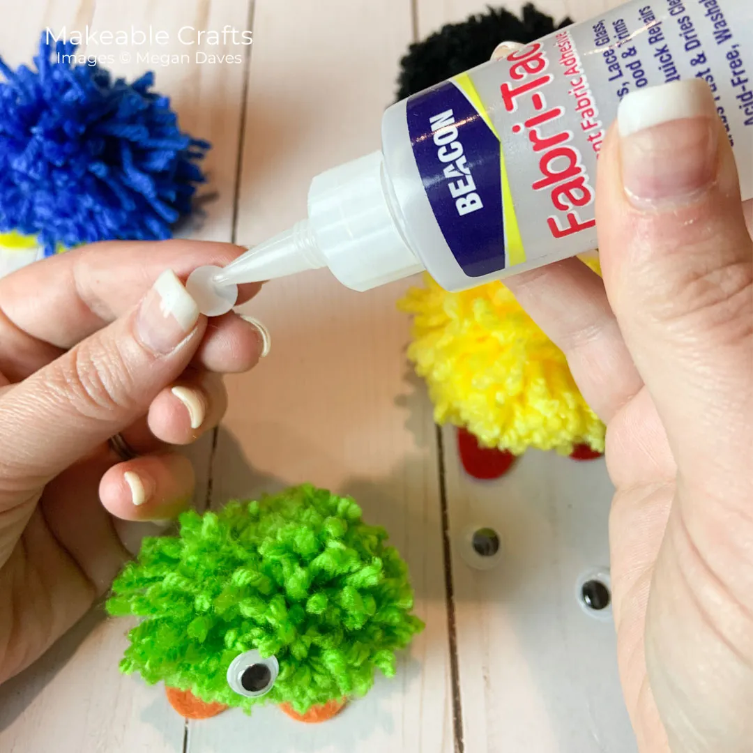 Pom Pom Critters - So Stinkin' Cute! - Makeable Crafts