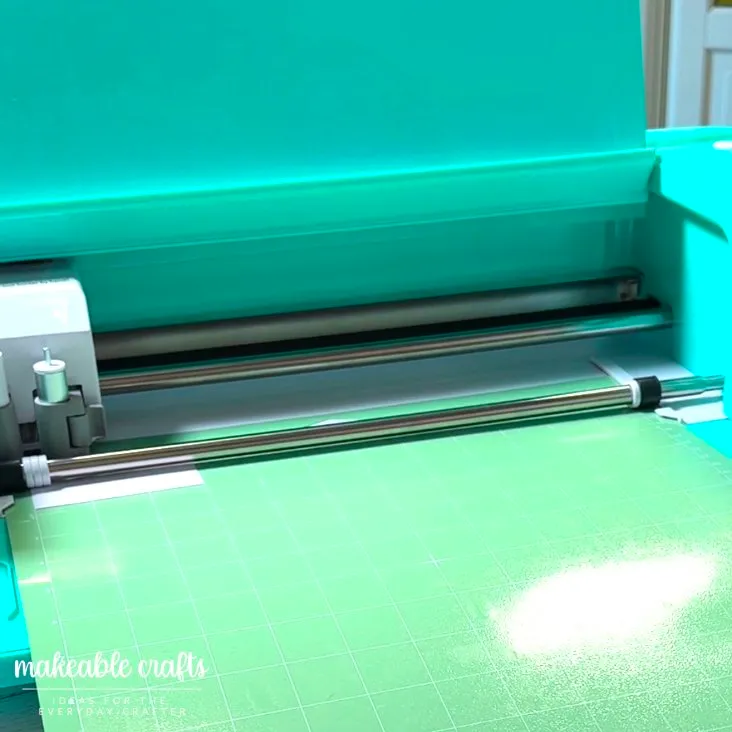 Easy Christmas Acrylic Ornament Idea You Can Make - Makeable Crafts